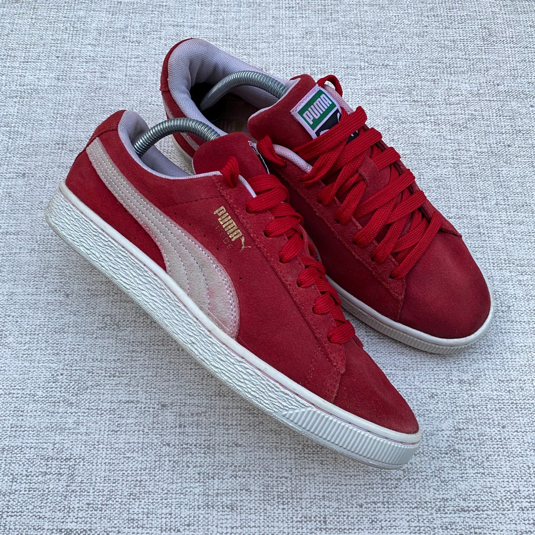 puma suede classic red white, Fesyen Pria, Sepatu , Sneakers di Carousell