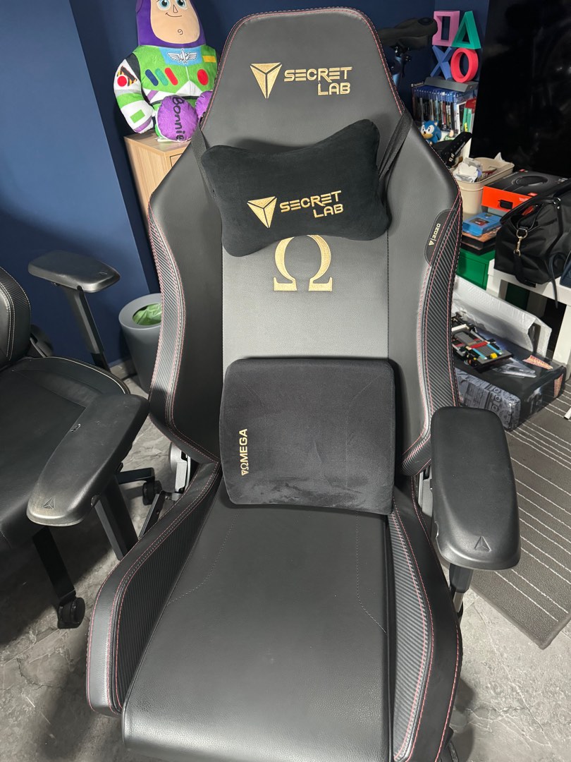 Secret lab Omega, Furniture & Home Living, Furniture, Chairs on Carousell