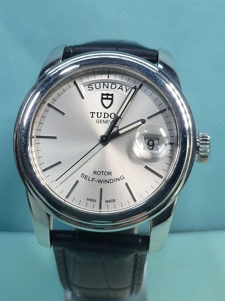 TUDOR Glamour Date Day automatic watch., 名牌, 手錶 - Carousell