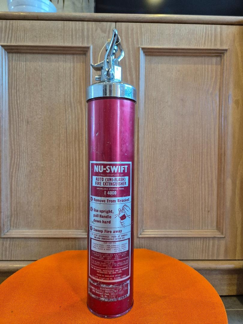 1974 Vintage NU-SWIFT FIRE EXTINGUISHER With Bracket, Hobbies & Toys ...