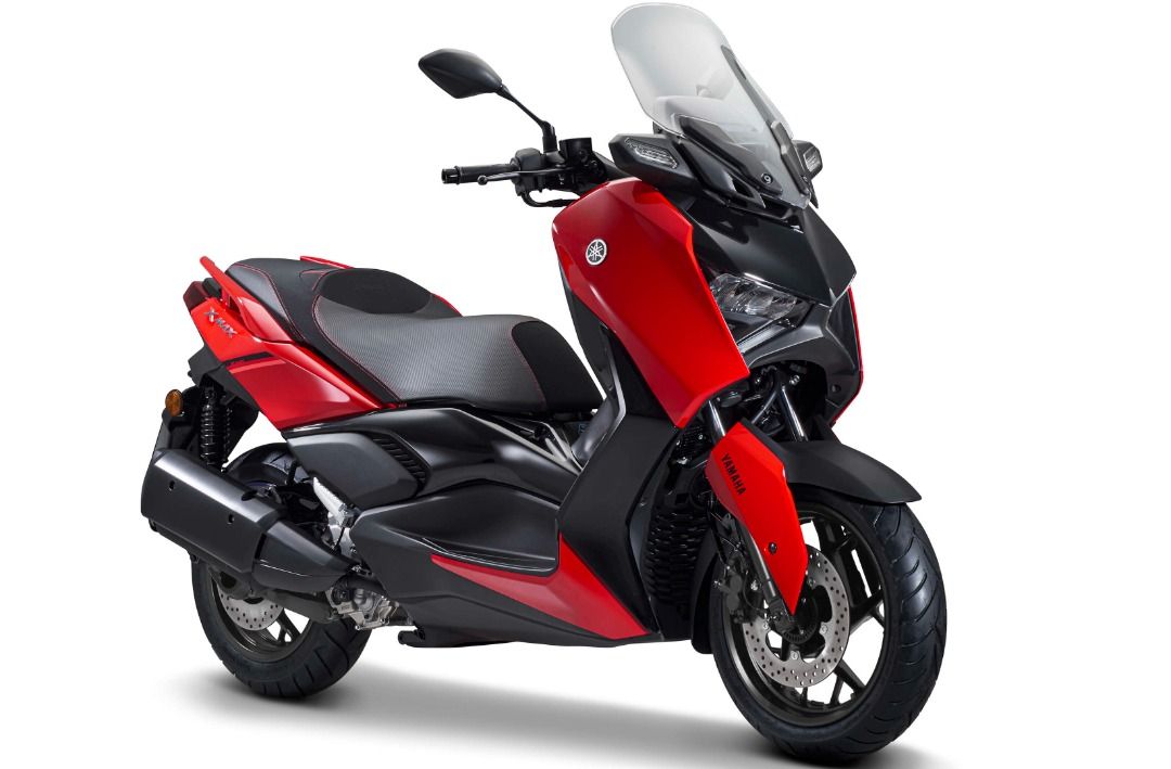 2024 YAMAHA XMAX V2 BLACK VS RED, Motorbikes on Carousell