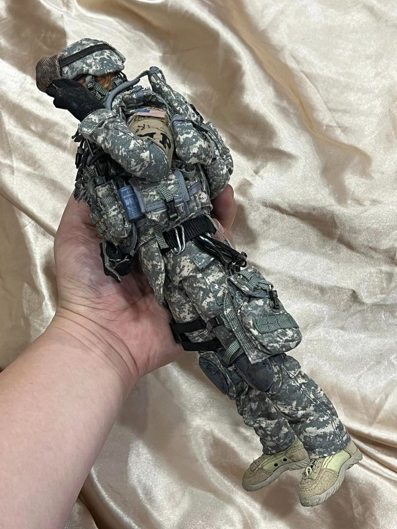 自組 custom us army acu 1/6, 興趣及遊戲, 玩具 & 遊戲類 - Carousell