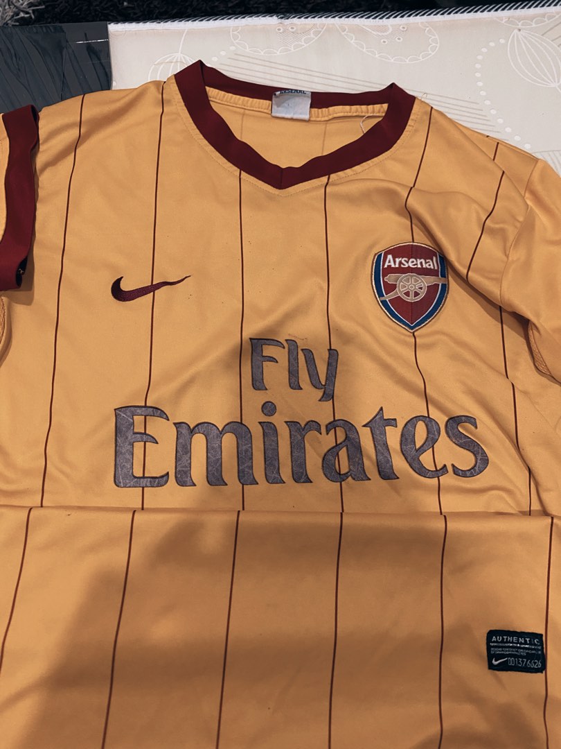 Arsenal vintage, Men's Fashion, Activewear on Carousell