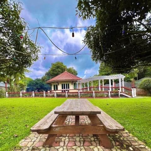 Buck Estate Alfonso Cavite For Sale Rustic Mediterranean Mansion ...