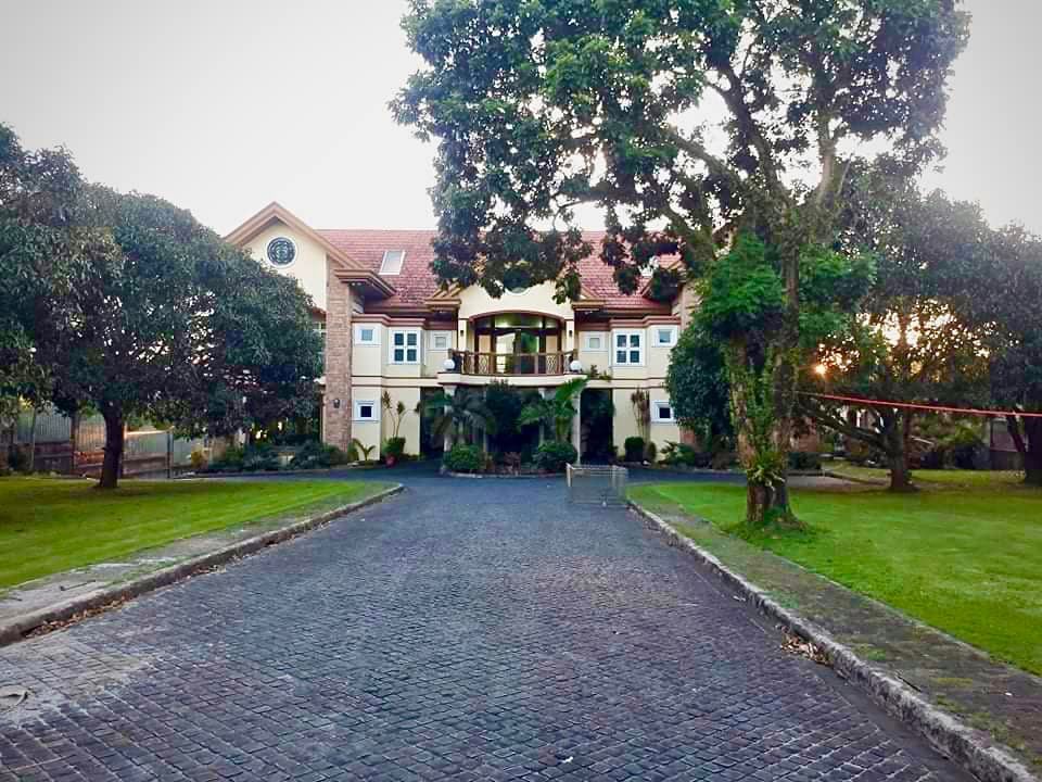 Buck Estate Alfonso Cavite For Sale Rustic Mediterranean Mansion ...
