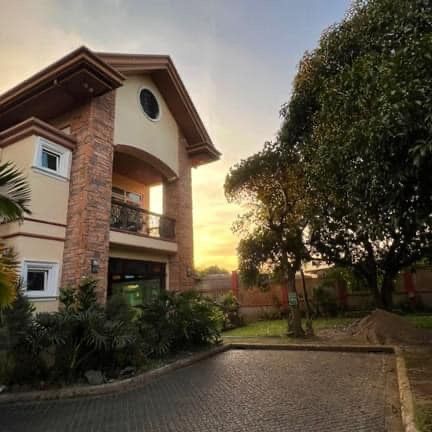 Buck Estate Alfonso Cavite For Sale Rustic Mediterranean Mansion ...