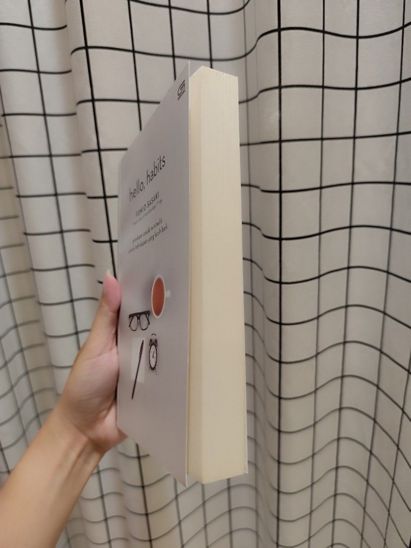 Buku Minimalis Hello Habits by Fumio Sasaki, Buku & Alat Tulis, Buku di ...