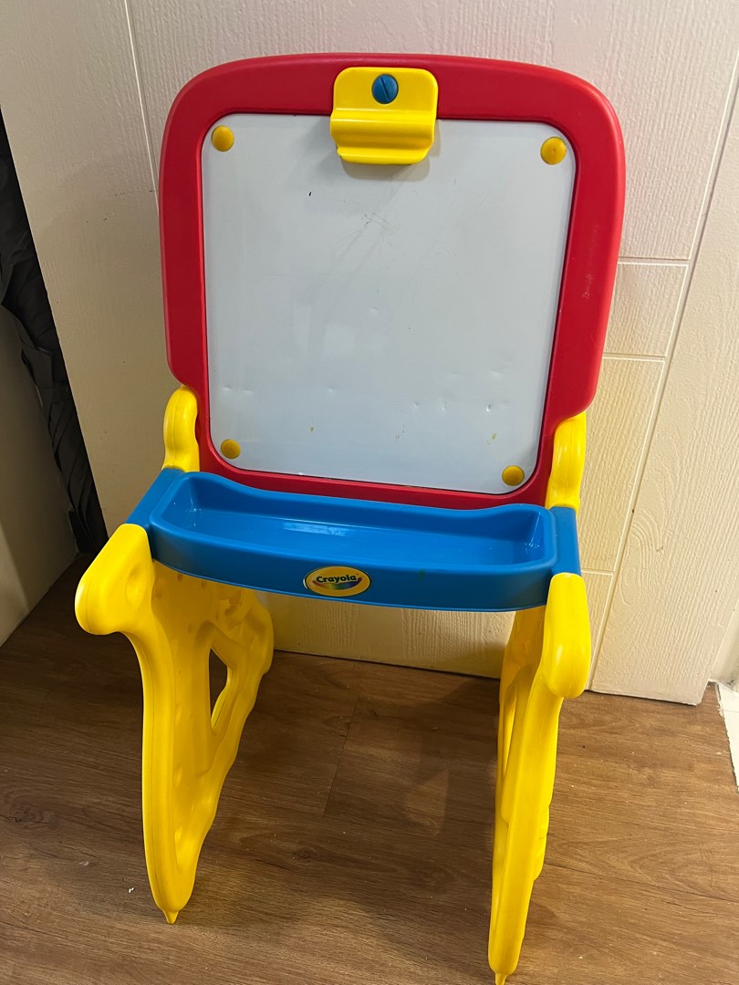 Crayola Play and Fold Art Studio, Hobbies & Toys, Toys & Games on Carousell