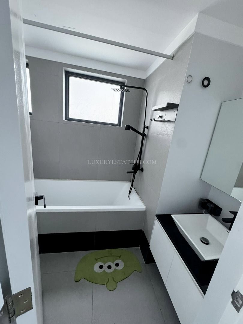 For Sale: Bellagio II 2-BEDROOM Cozy Condo with Parking in BGC Taguig ...