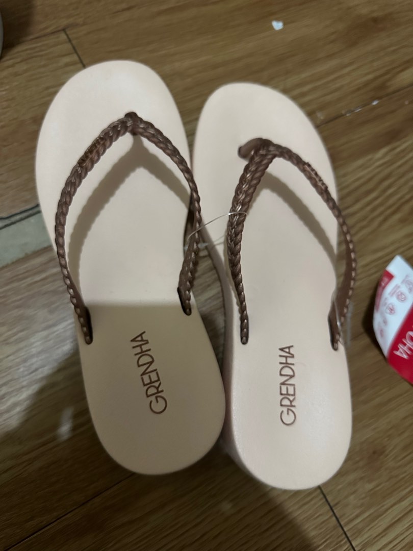 Grendha, Women's Fashion, Footwear, Flats & Sandals on Carousell