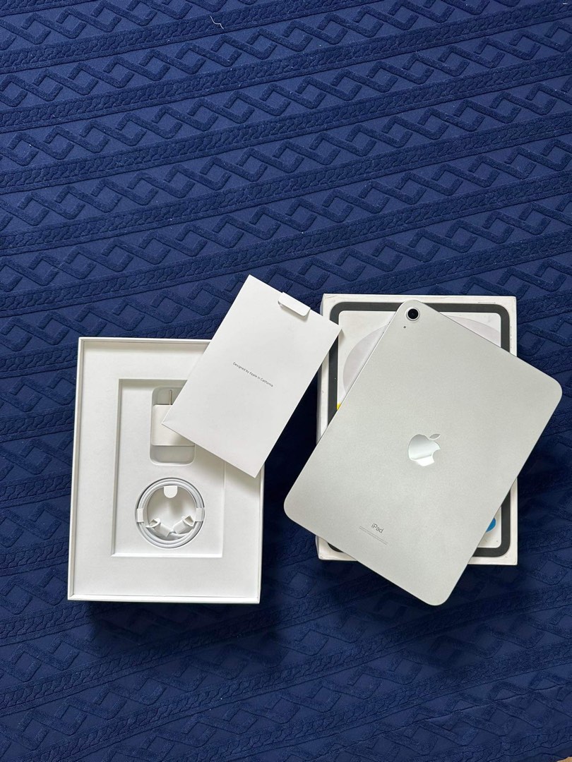 Ipad 10t Gen, Mobile Phones & Gadgets, Tablets, iPad on Carousell