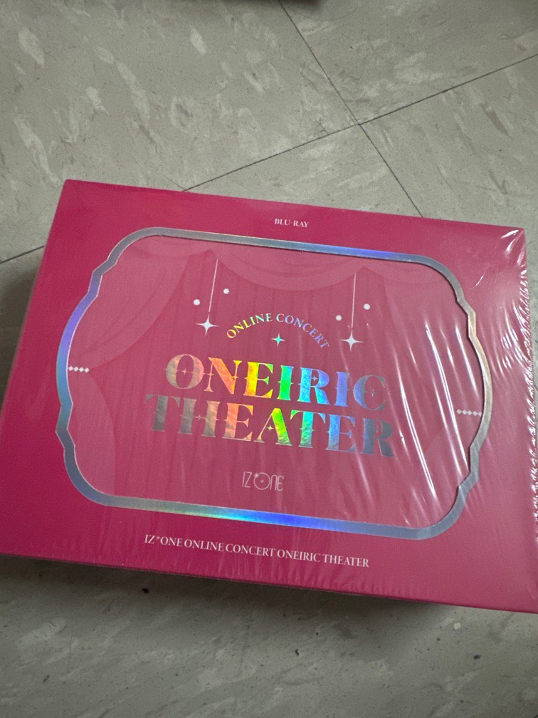IZONE ONEIRIC THEATER Kit video blu-ray, 興趣及遊戲, 收藏品及紀念品, 韓流 - Carousell