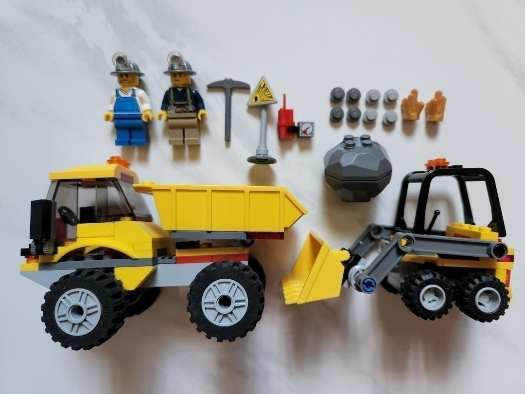 Lego City 4201 Loader and Tipper with Bonus , Lego Ecto 1 Building ...