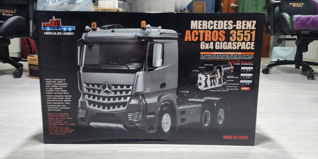 Lorry MERCEDES BENZ PETRONAS, Hobbies & Toys, Toys & Games on Carousell