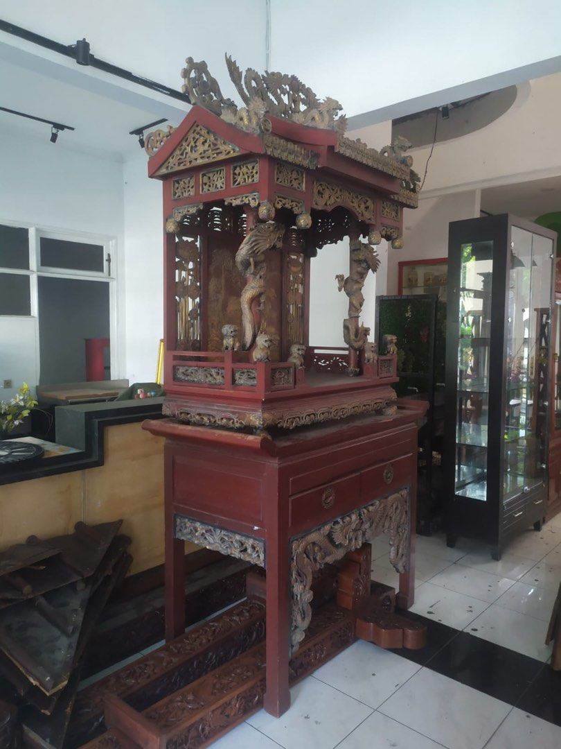 Meja Sembayang, Antik, Furnitur di Carousell