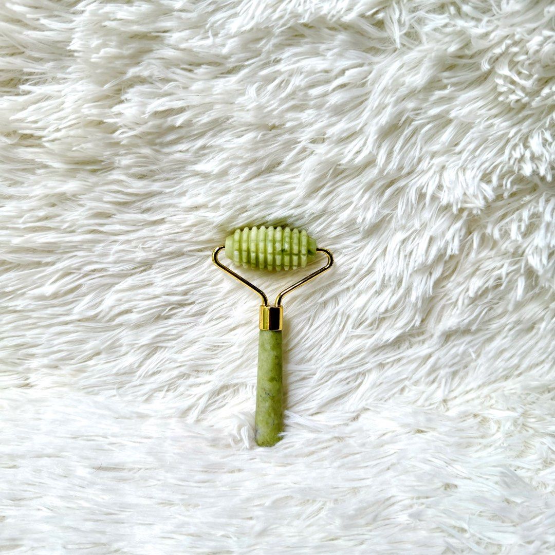 MINISO JADE ROLLER, Beauty & Personal Care, Face, Face Care on Carousell