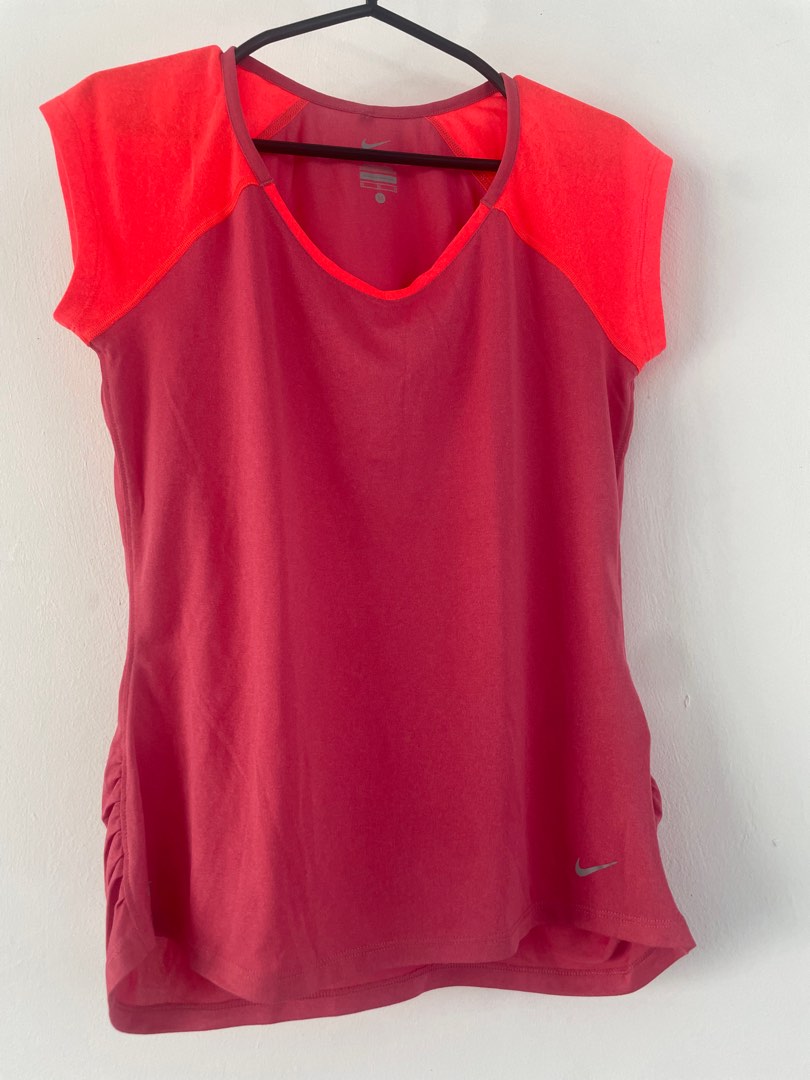 Nike drifit salmon, Women's Fashion, Activewear on Carousell