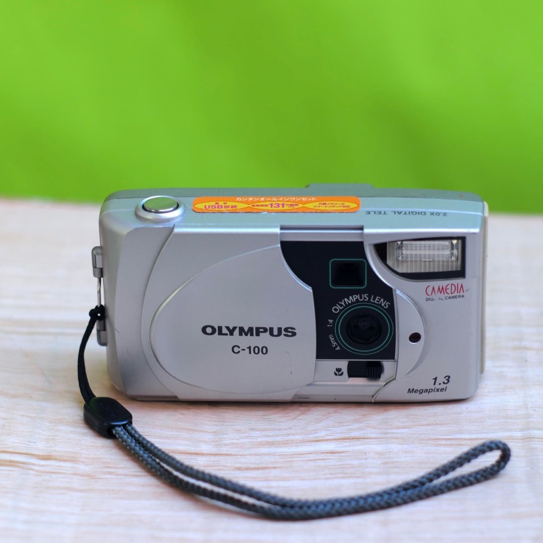 Olympus C-100 Digital Camera, Photography, Cameras on Carousell