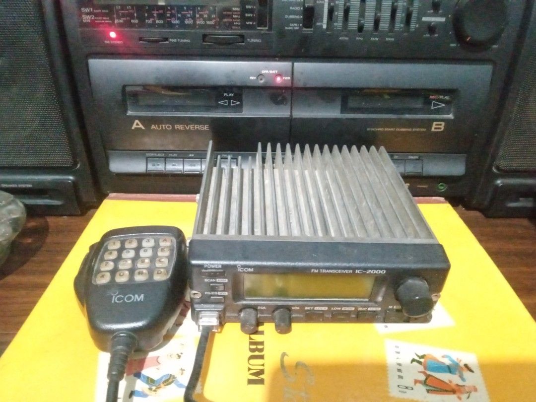 Radio RIG icom ic2000H japan, Elektronik, Lainnya di Carousell