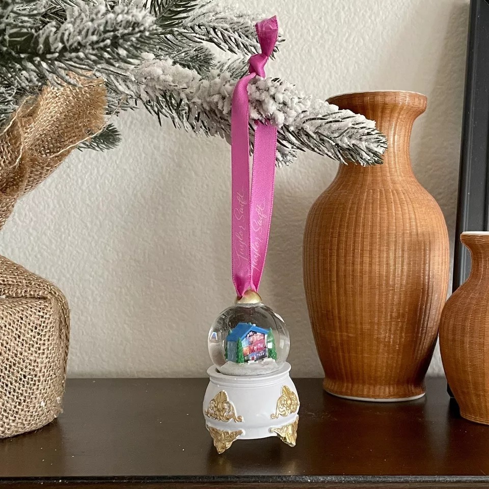 Taylor Swift Lover House Snowglobe Ornament, Hobbies & Toys ...