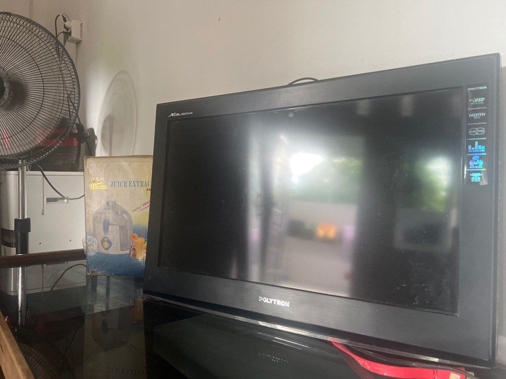 TV LED Polytron (Hitam), Elektronik, TV & Perlengkapan Hiburan di Carousell