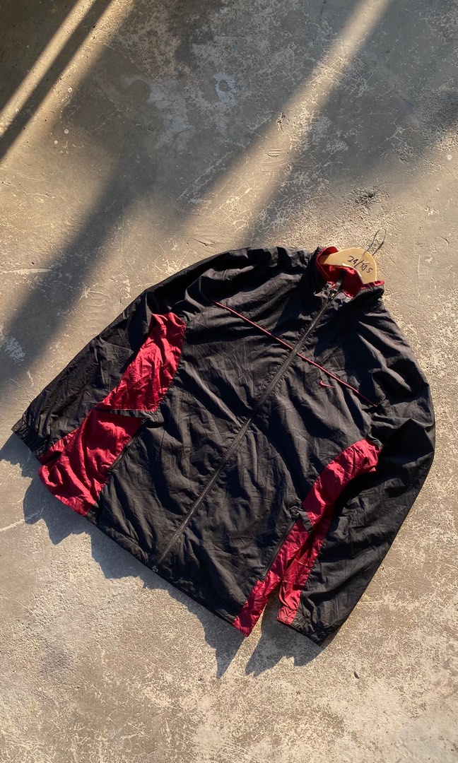 wind breaker, Men's Fashion, Coats, Jackets and Outerwear on Carousell