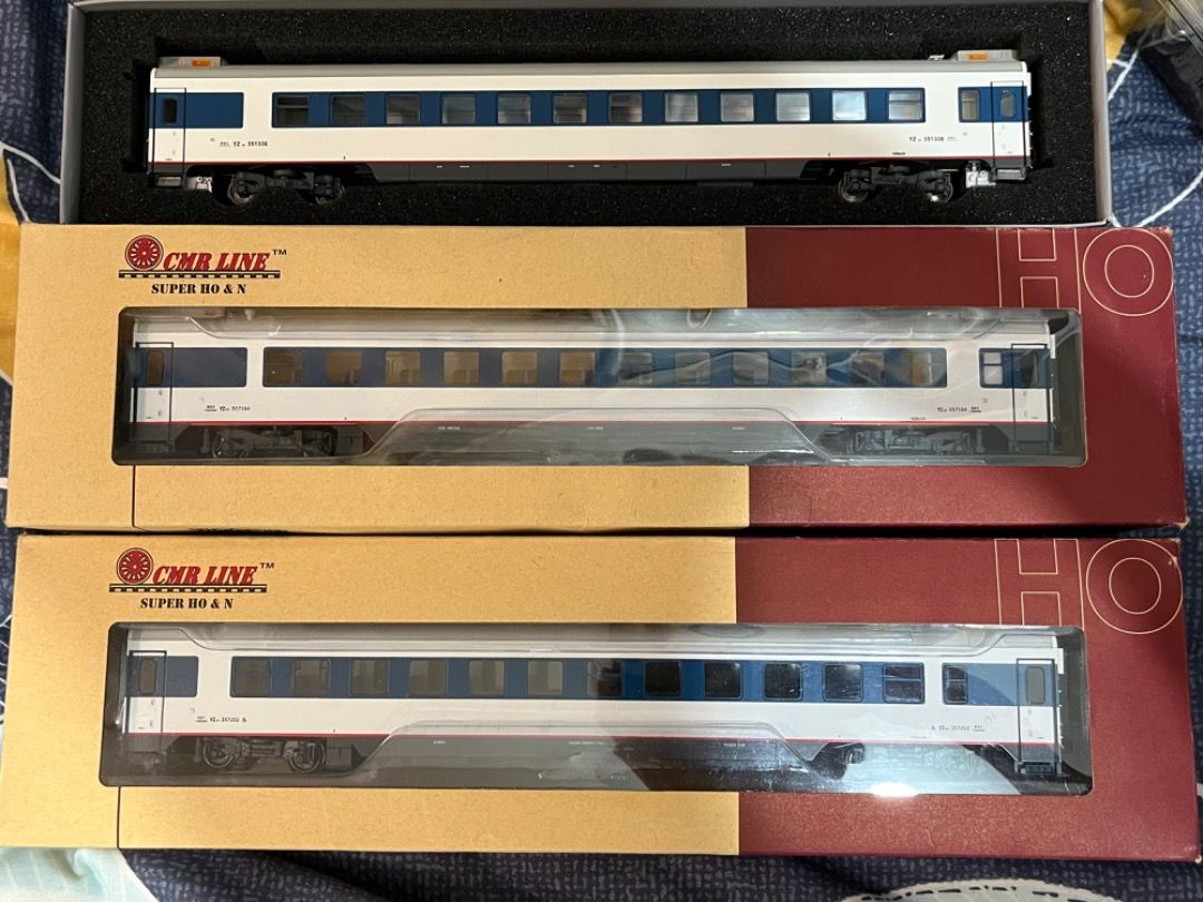 罕有 HO 原色 YZ25T 三節 CMR MTC 1:87 中國 國鐵 25T 客車模型 直通車, 興趣及遊戲, 玩具 & 遊戲類 - Carousell