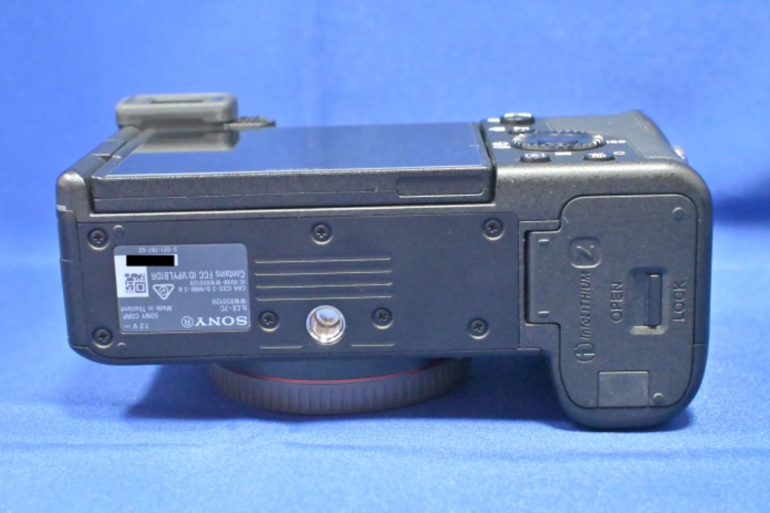 新淨 Sony A7C 第一代 A7M3同級 輕巧全片幅 4K影片 24MP像素 自拍螢幕 旅行一流, 攝影器材, 相機 - Carousell