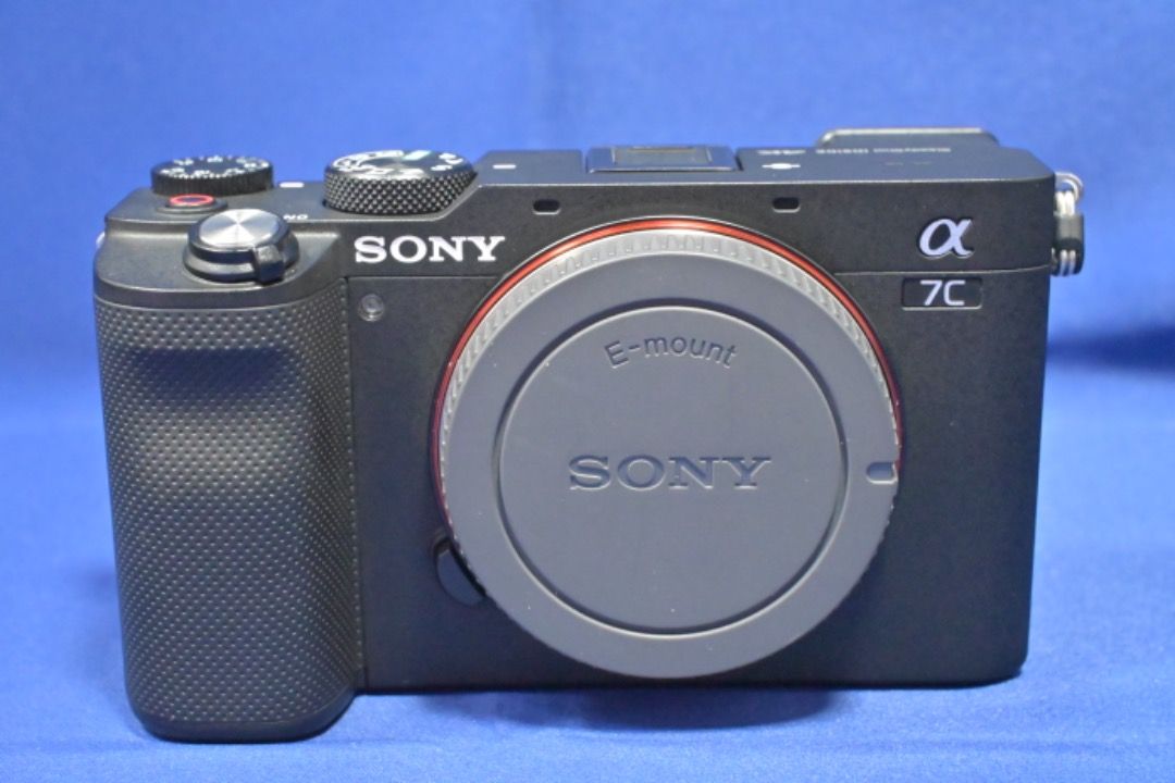 新淨 Sony A7C 第一代 A7M3同級 輕巧全片幅 4K影片 24MP像素 自拍螢幕 旅行一流, 攝影器材, 相機 - Carousell