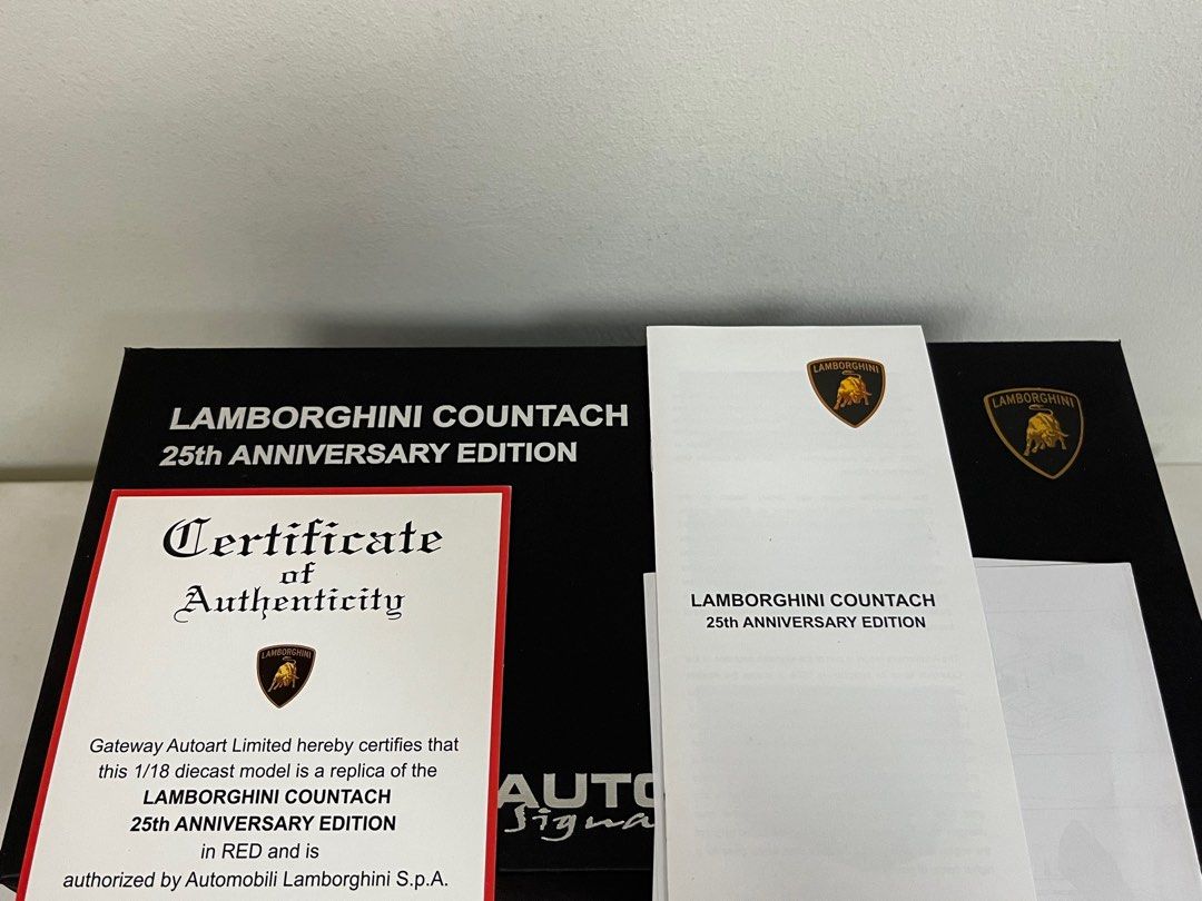 AUTOart Signature Lamborghini Countach 25th Anniversary Edition red 1/ ...