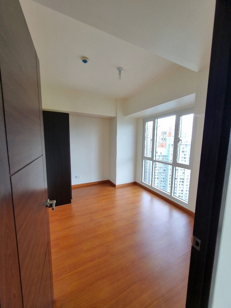 AXIS by RLC, Pioneer Mandaluyong, Property, For Sale, Apartments ...