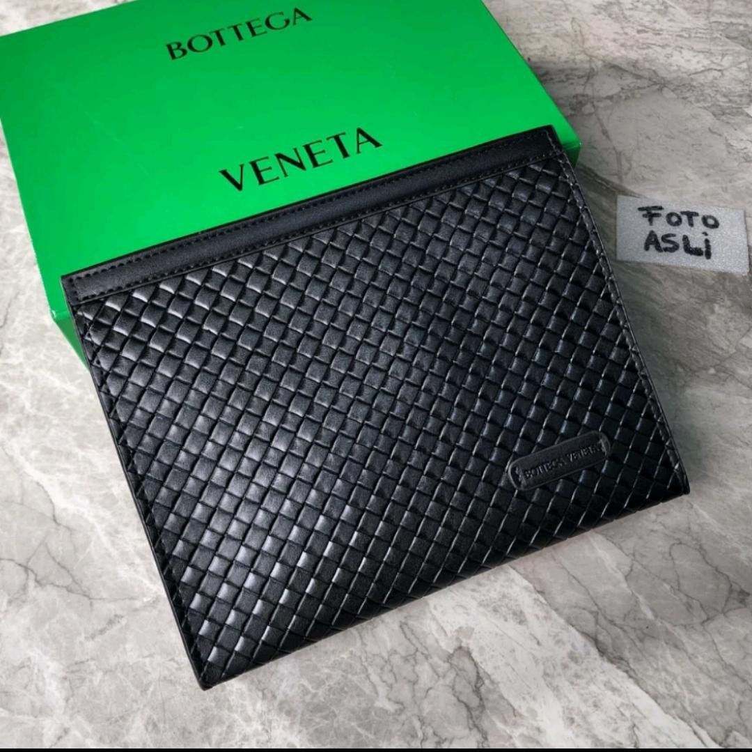 Clutch Bottega Veneta Black Bottega Veneta Tas Pouch Men Details ...