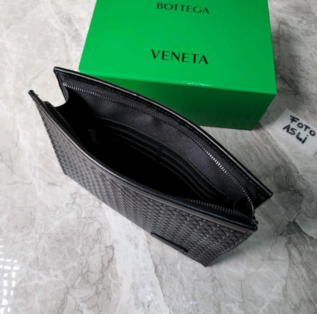 Clutch Bottega Veneta Black Bottega Veneta Tas Pouch Men Details ...