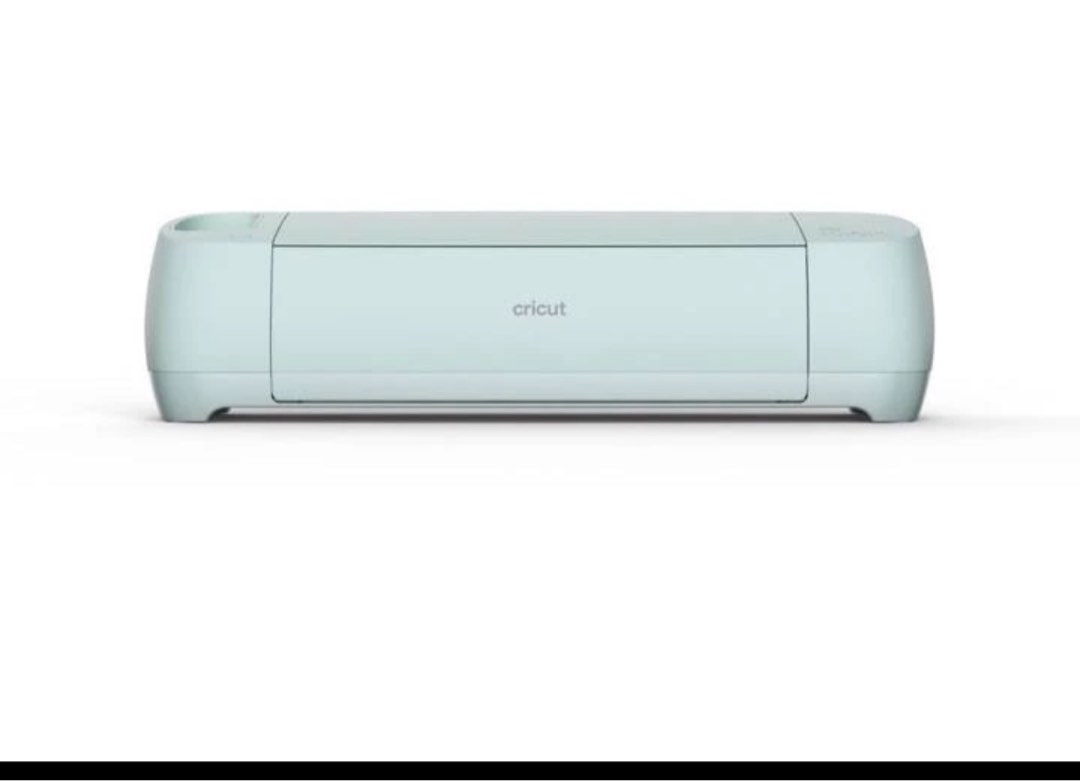 Cricut explore 3 smart cutter, Hobbies & Toys, Stationery & Craft ...