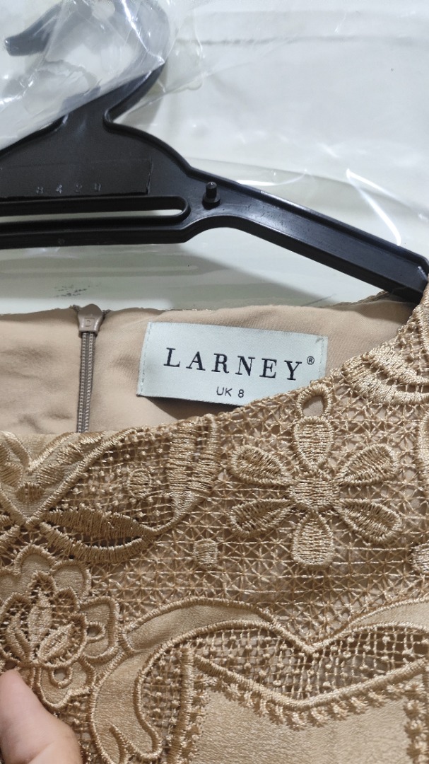 LARNEY RAYA 2024 debonair in kurung, Women's Fashion, Muslimah Fashion ...