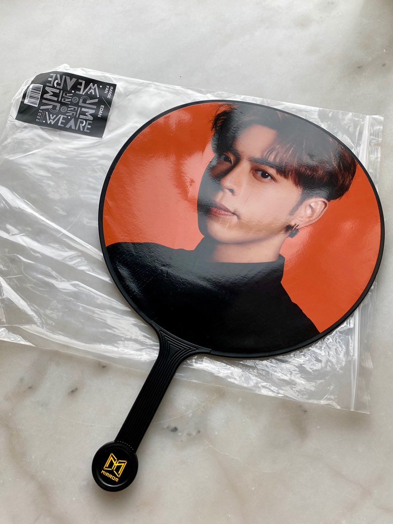 Mirror演唱會週邊扇 Image Fan Edan, 興趣及遊戲, 收藏品及紀念品, 明星周邊 - Carousell