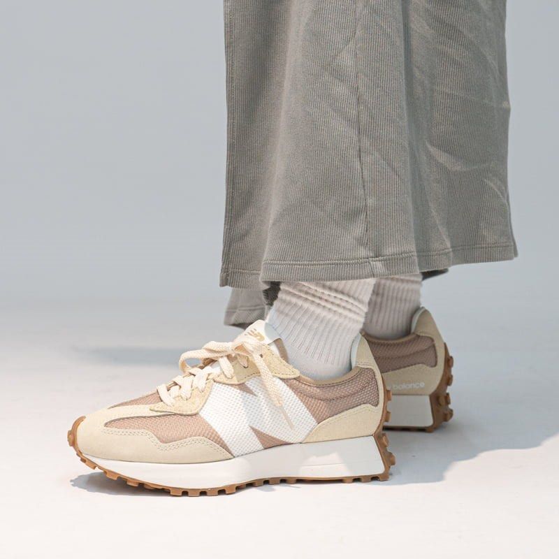 New balance 327 咖啡奶茶色 ms327mt, 女裝, 鞋, 波鞋 - Carousell