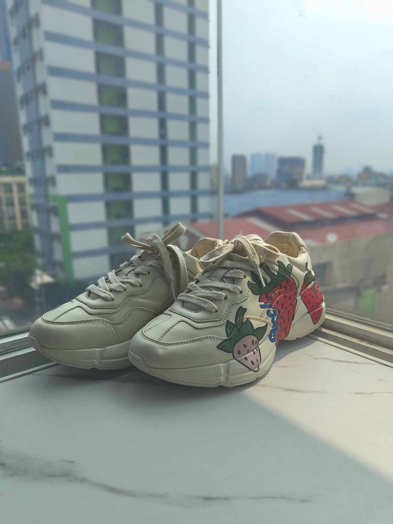 ORIGINAL Gucci rhyton strawberry, Men's Fashion, Footwear, Sneakers on ...