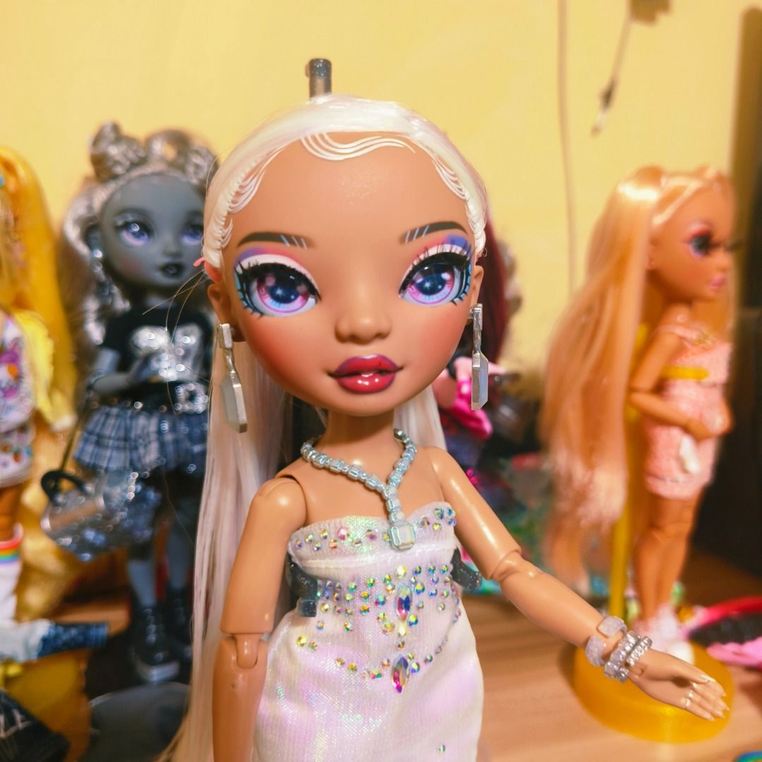 Rainbow High Special Edition Roxie Grand, Hobbies & Toys, Toys & Games ...