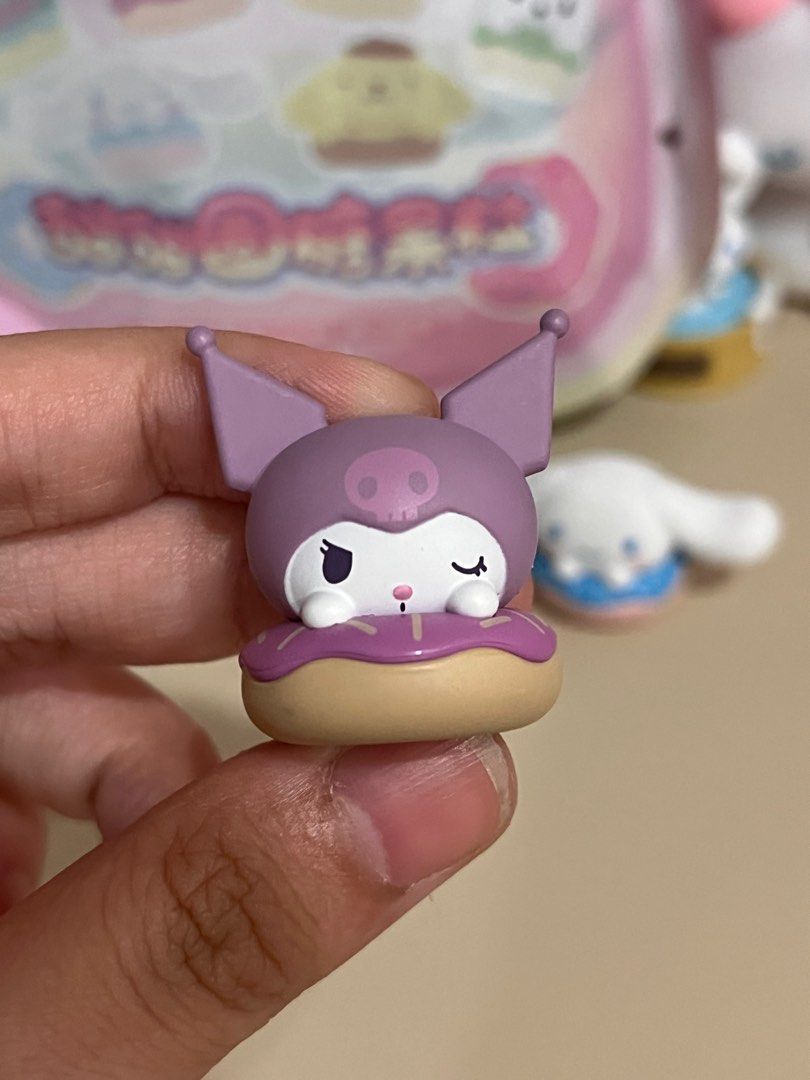 Sanrio characters donut beans blind bag (hangyodon, cinnamoroll, kuromi ...