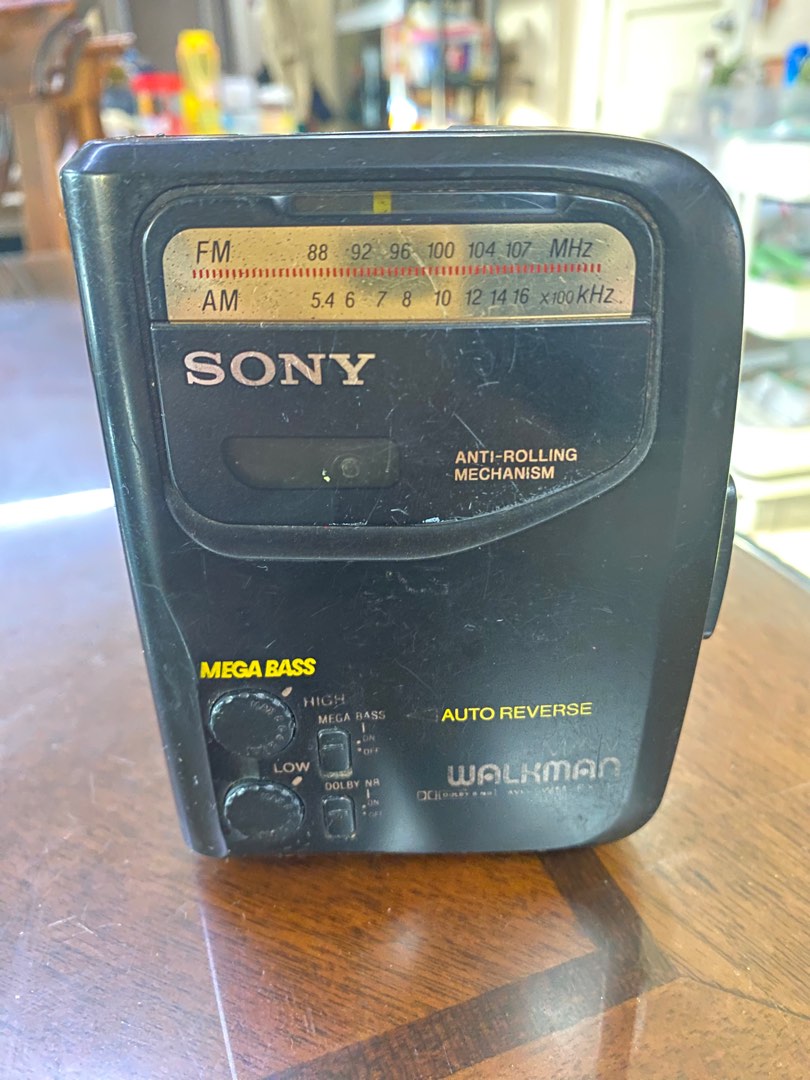 Sony Walkman WM-FX103 FM/AM Cassette Player Mega Bass AM Works FM & Tapes DEFECTIVE SELLING AS ...