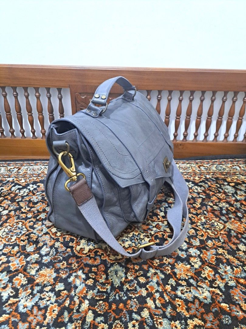 Tas sling bag billy bag, Fesyen Wanita, Tas & Dompet di Carousell