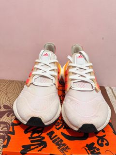 ULTRABOOST 22 W, Women's Fashion, Footwear, Sneakers on Carousell