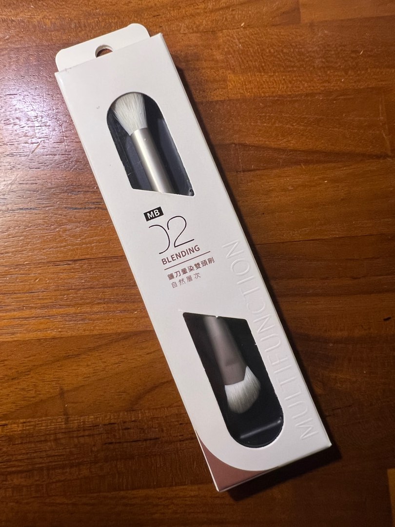「可換物」全新 Solone MB 02 鐮刀暈染雙頭刷, 香水、美妝、保養, 眼部彩妝、保養在旋轉拍賣
