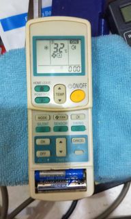 Daikin aircon remote controller BRC4C161, TV & Home Appliances, Air ...