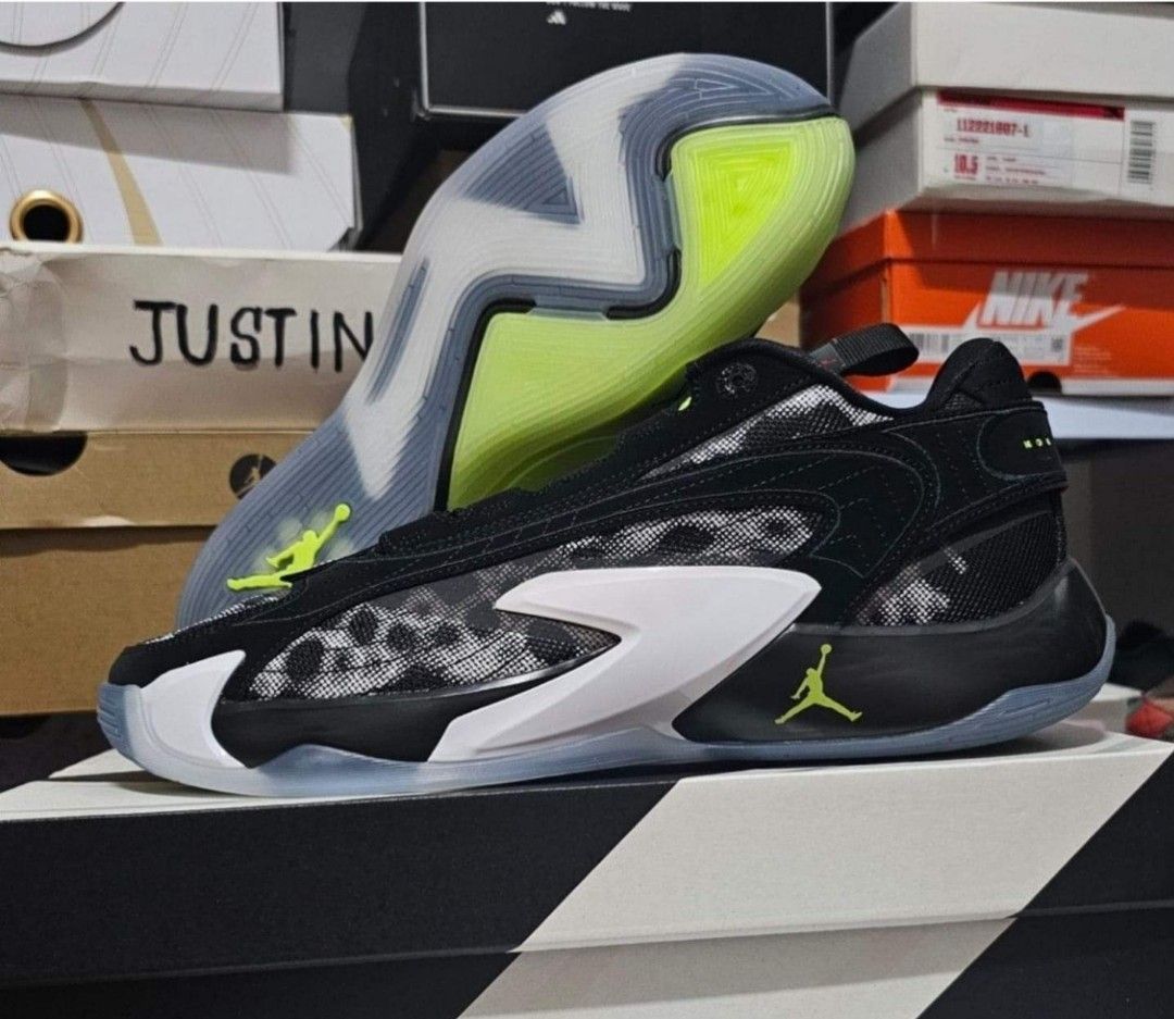 Jordan LUKA 2 BLACK VOLT, Men's Fashion, Footwear, Sneakers on Carousell