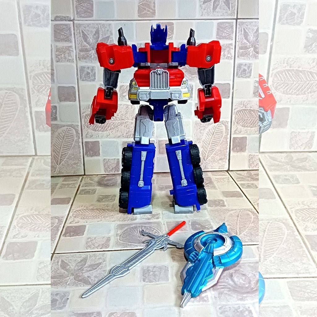 KO OVERSIZED TRANSFORMERS CYBER BATTALION COMMANDER OPTIMUS PRIME ...