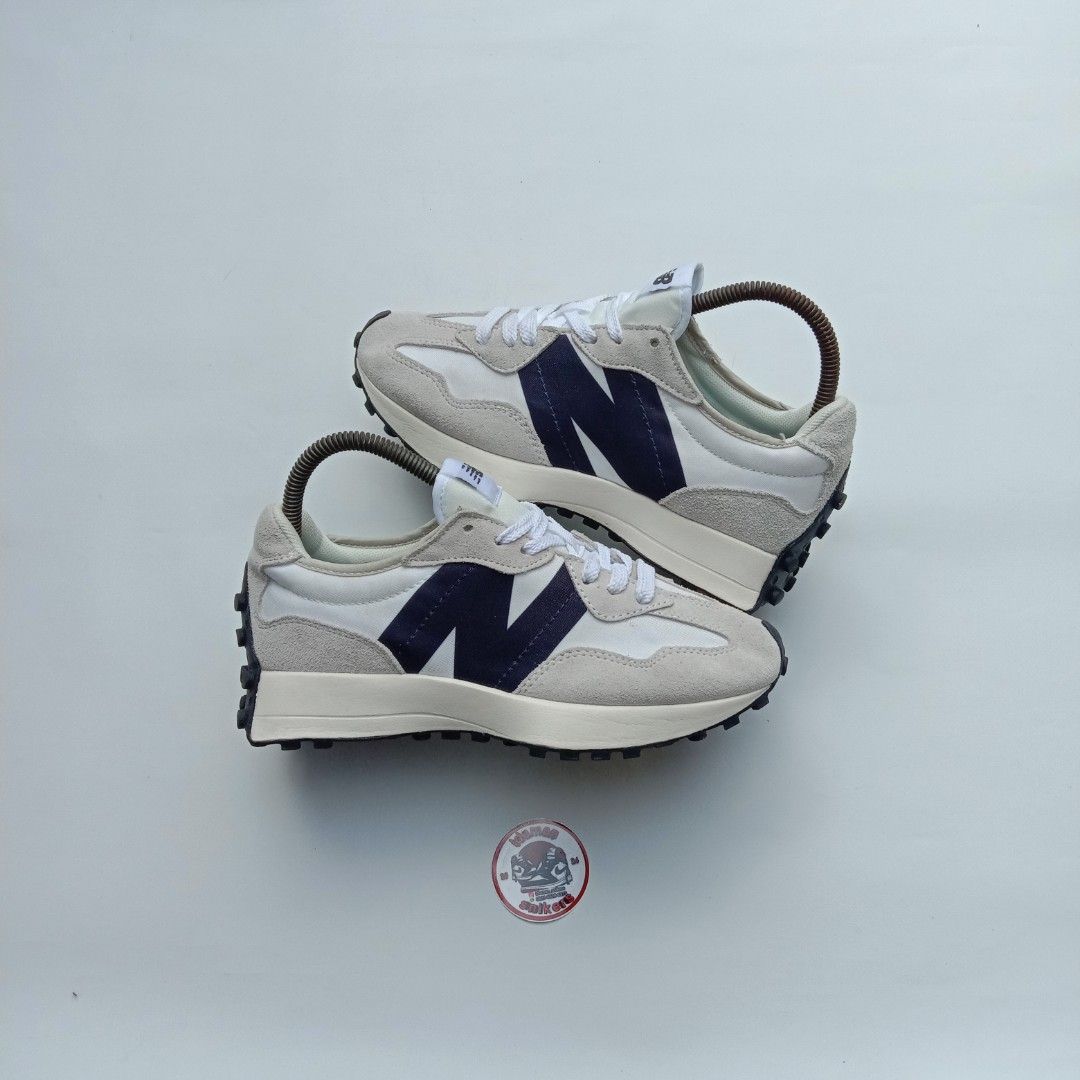 New Balance 327 Grey White Black, Fesyen Wanita, Sepatu di Carousell