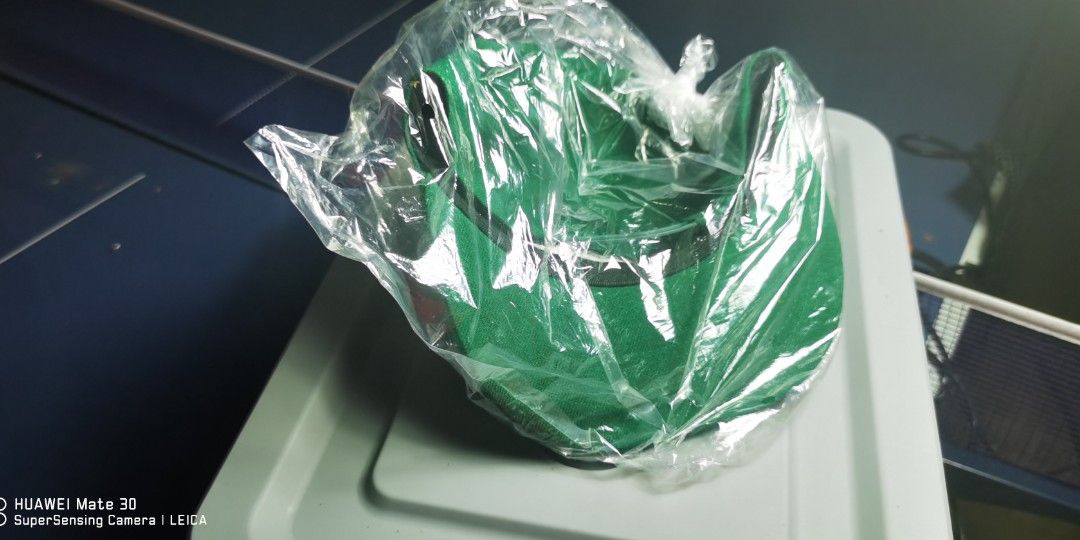 Original Supreme Subhan new unused, Men's Fashion, Activewear on Carousell