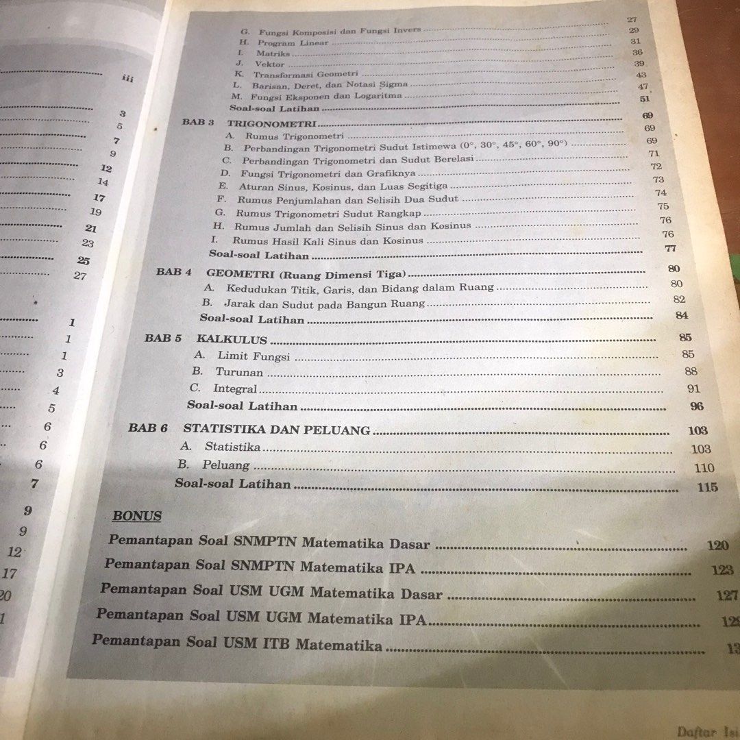Preloved buku ujian mandiri SIMAK UI / Seleksi Masuk UI, Buku & Alat ...